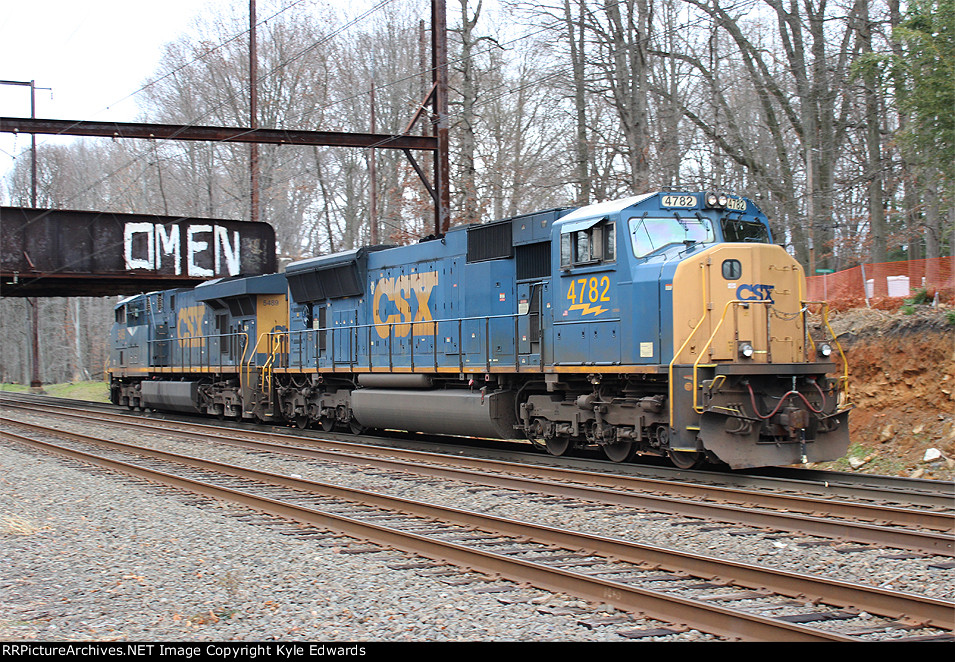 CSX SD70MAC #4782 on X786